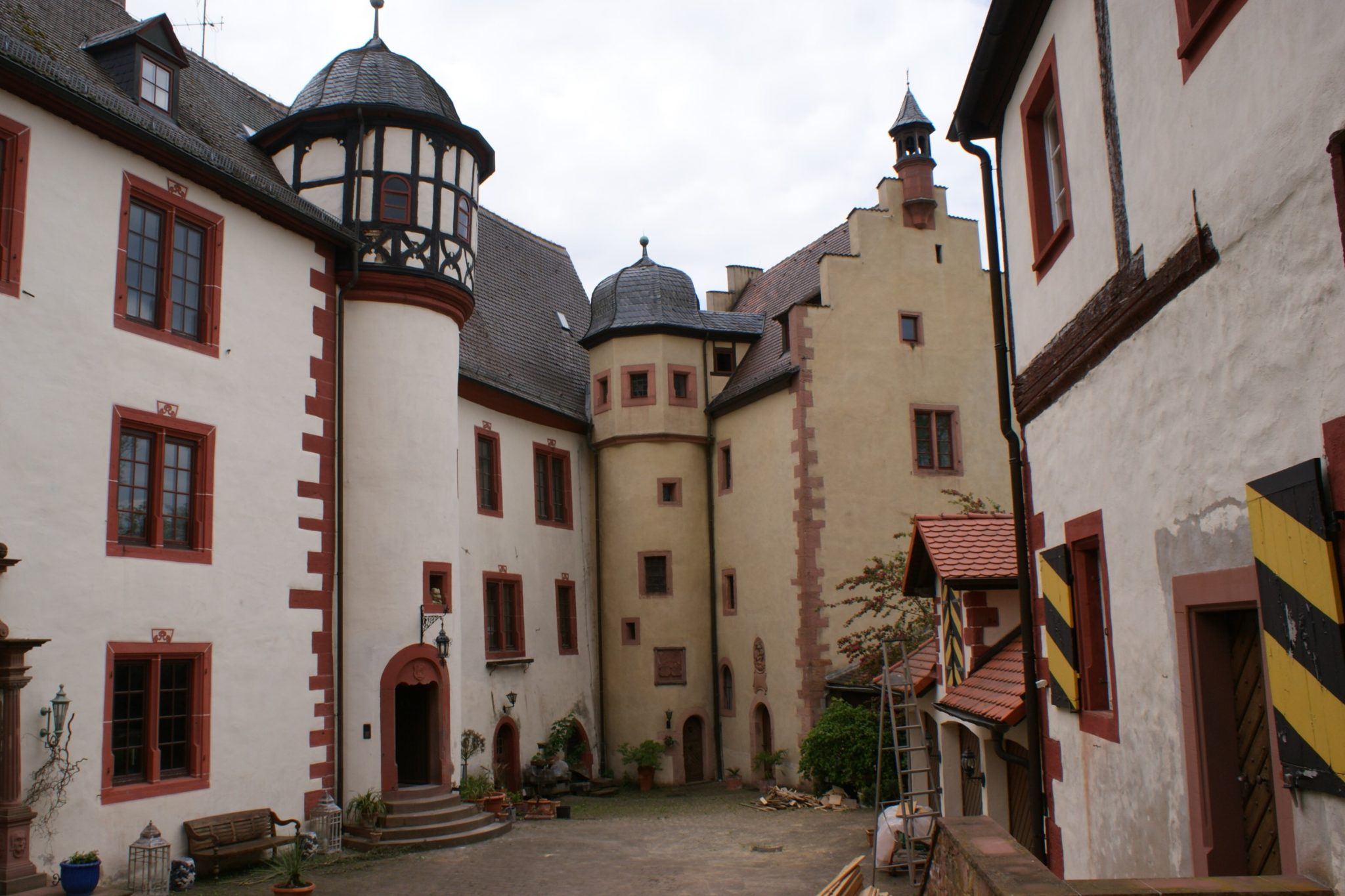 Burg Gamburg – Kulturerbe von europäischem Rang hoch über dem Taubertal ...