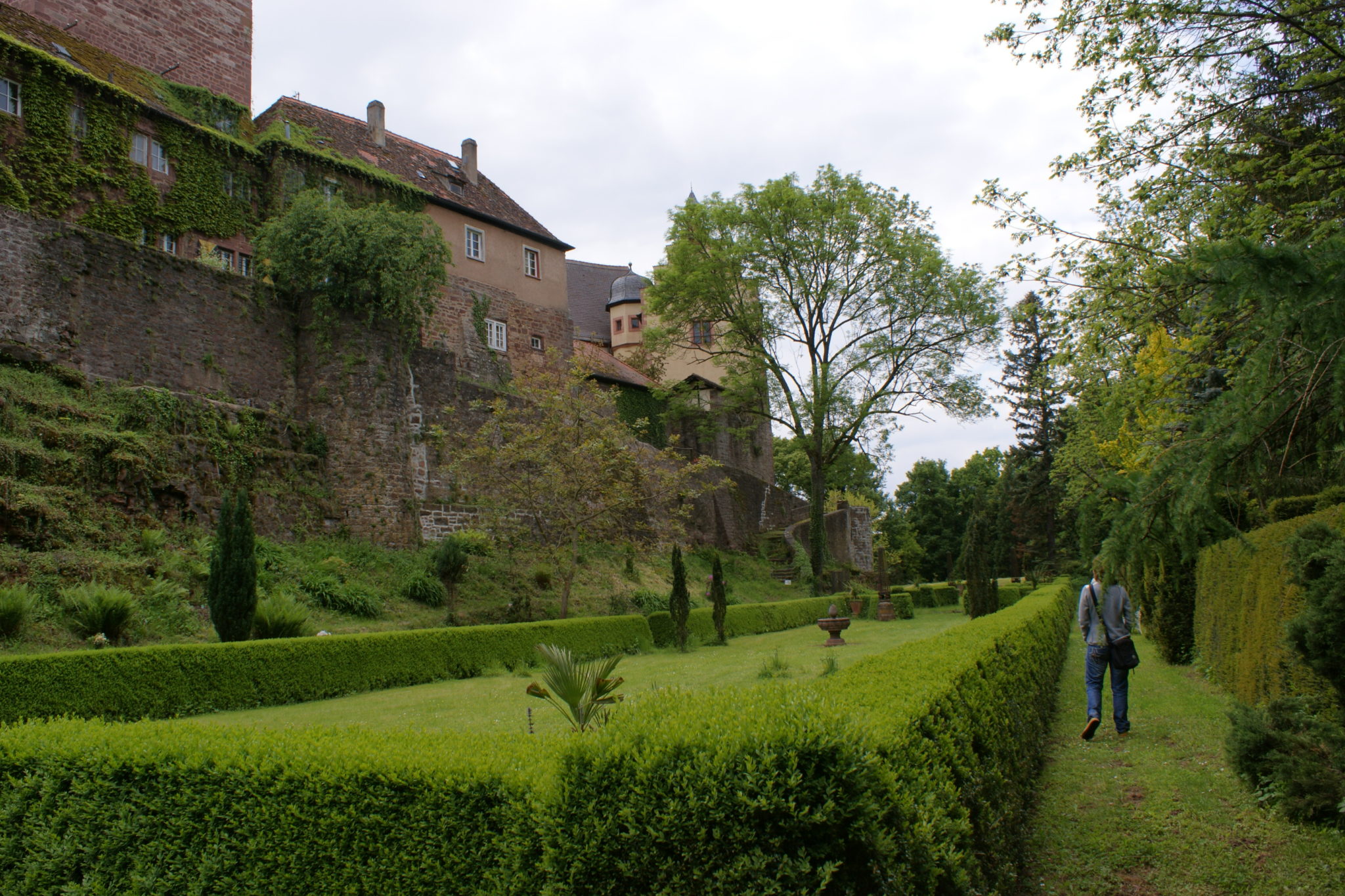 Burg Gamburg – Kulturerbe von europäischem Rang hoch über dem Taubertal ...