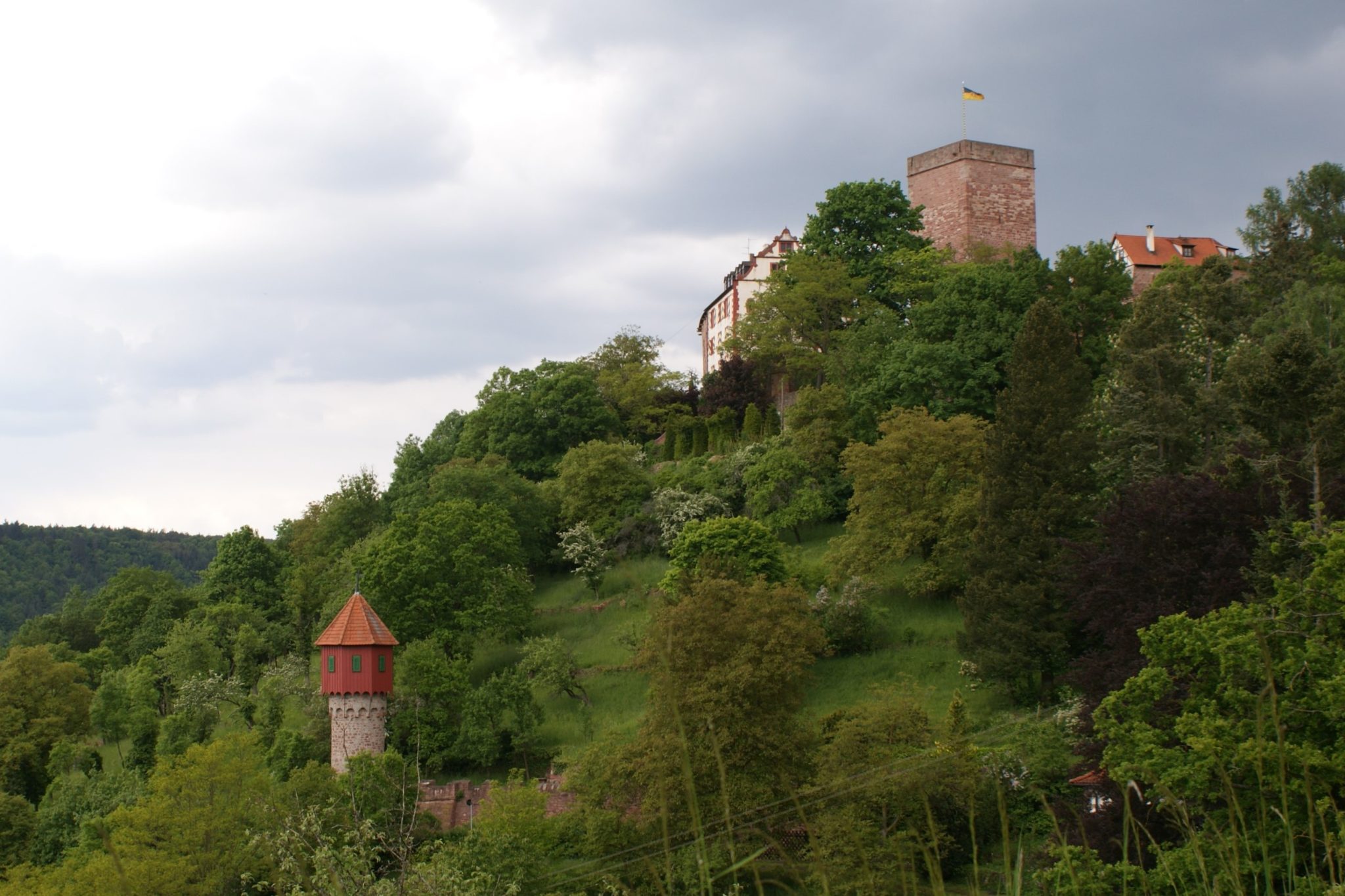 Burg Gamburg – Kulturerbe von europäischem Rang hoch über dem Taubertal ...